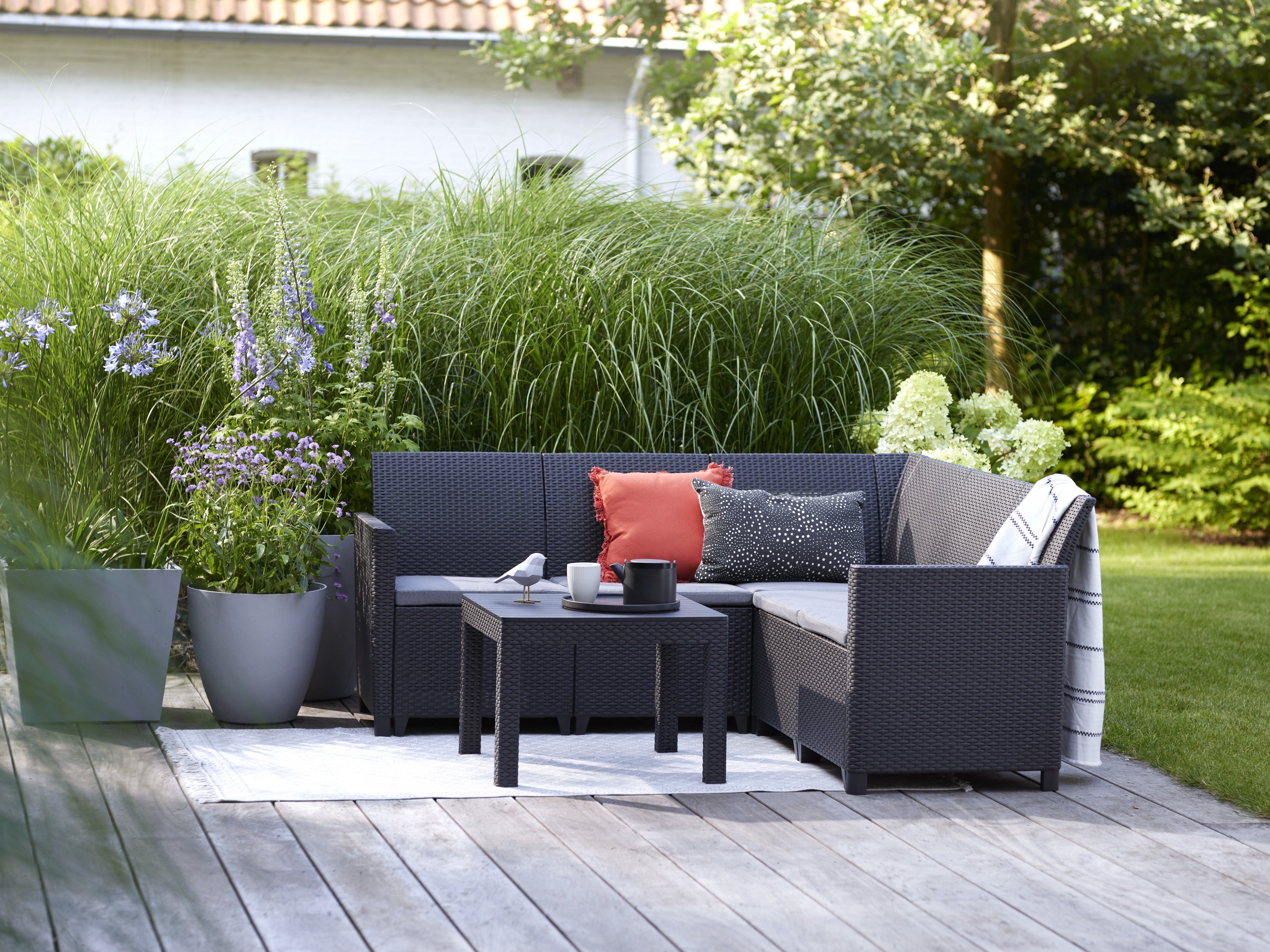 Claire 5 Seat Corner Set – Keter New Zealand